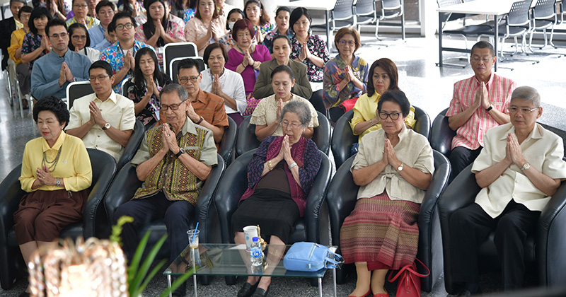 สืบสานสงกรานต์ไทย สรงน้ำสาดสุข สนุกสนานบ้านบียู ๒๕๖๒ - มหาวิทยาลัยกรุงเทพ